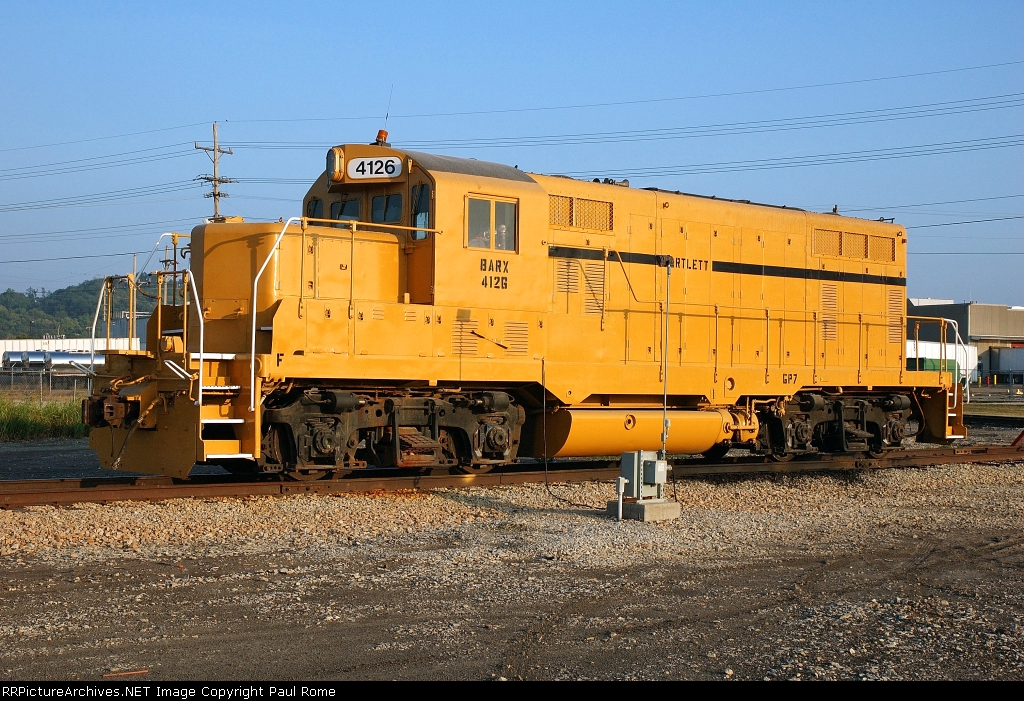 BARX 4126, EMD GP7, ex C&NW geep works the huge Bartlett Grain elevator